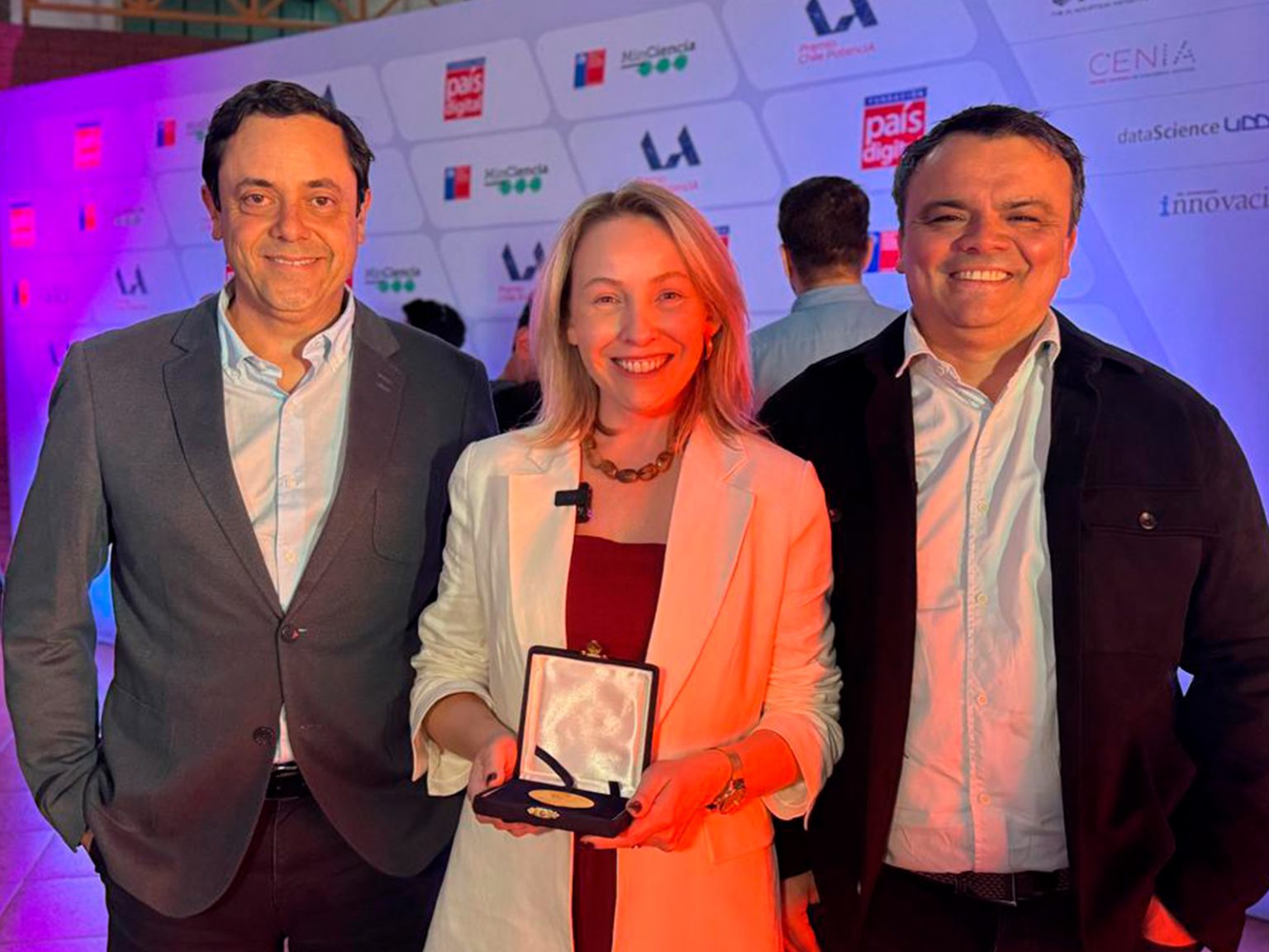 Gold Fields y Kabeli ganan el Premio Nacional de Inteligencia ...